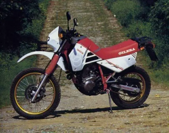 Información detallada de Gilera ER Dakota 350 | Fotos y Especificaciones