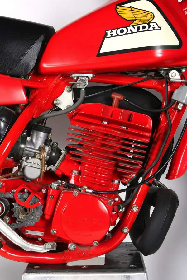 Información detallada de 1981 Honda CR 450R | Fotos y Especificaciones