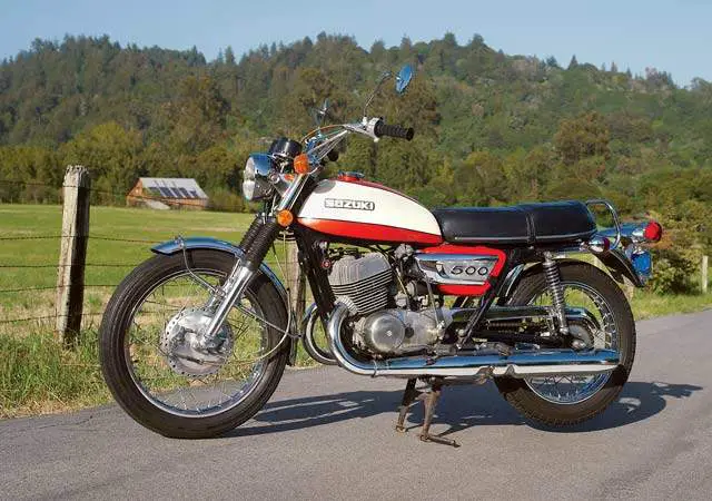 Información detallada de 1971 Suzuki T 500 Titán | Fotos y Especificaciones
